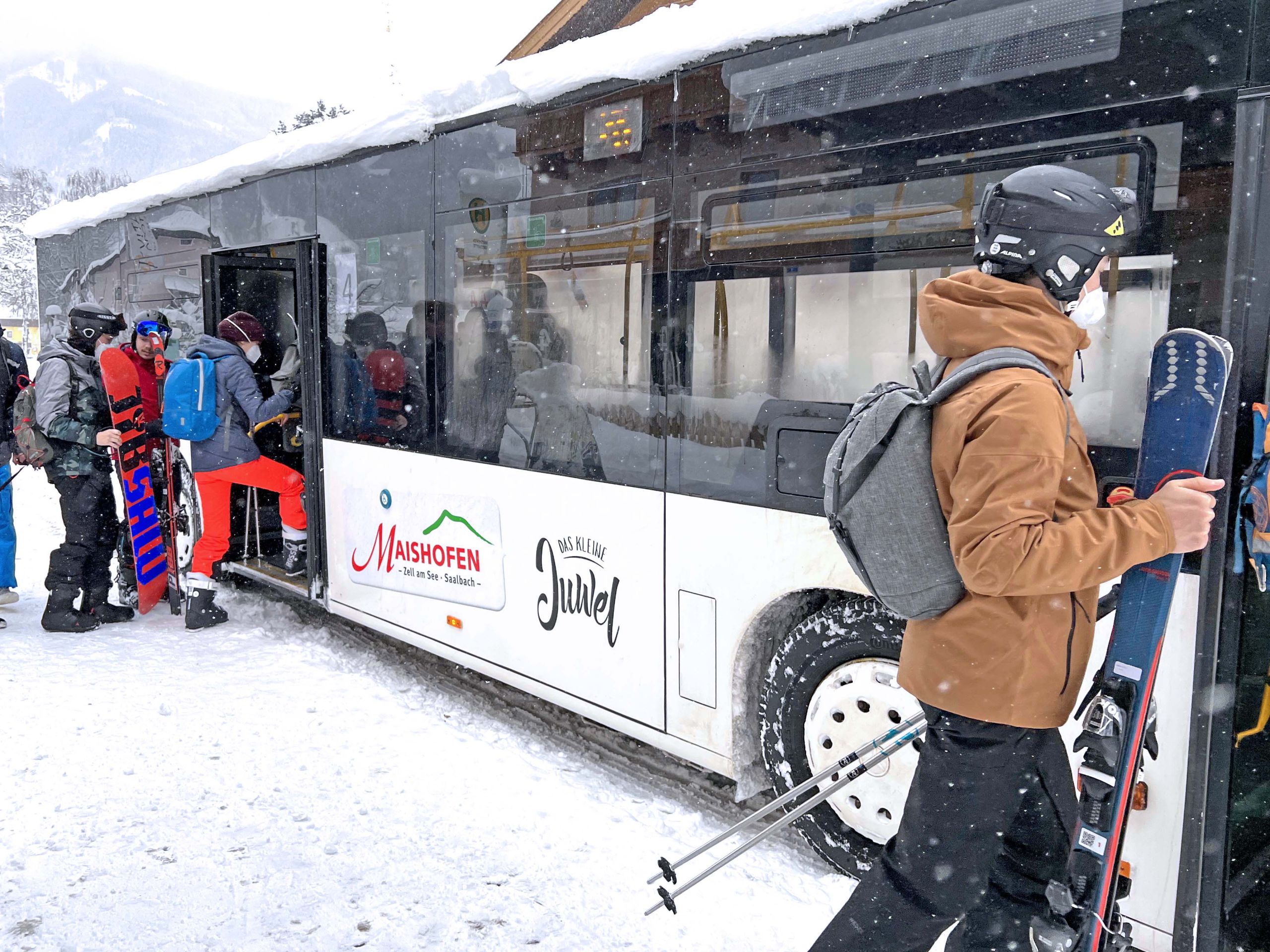 Ski bus